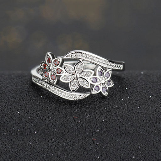 Beautiful Three Color Flower Ring – Freedom Look